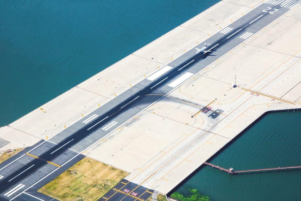 Bars and Restaurants at Laguardia Airport
